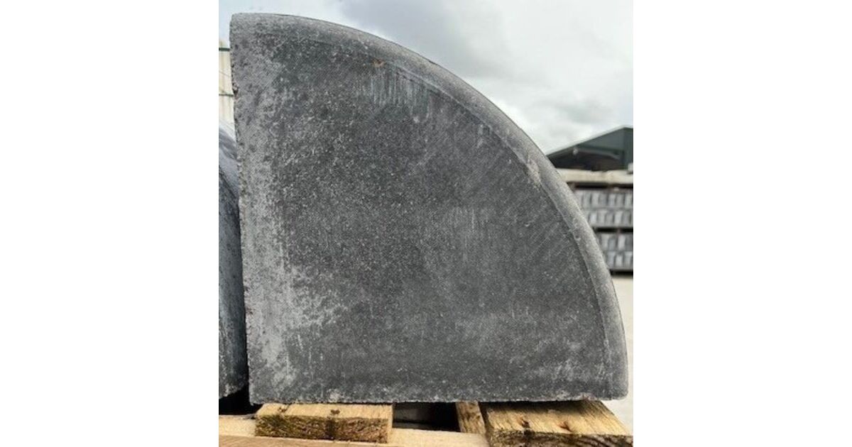 305 X 305 X 255MM HALF BATTERED QUADRANT (CHEESE)