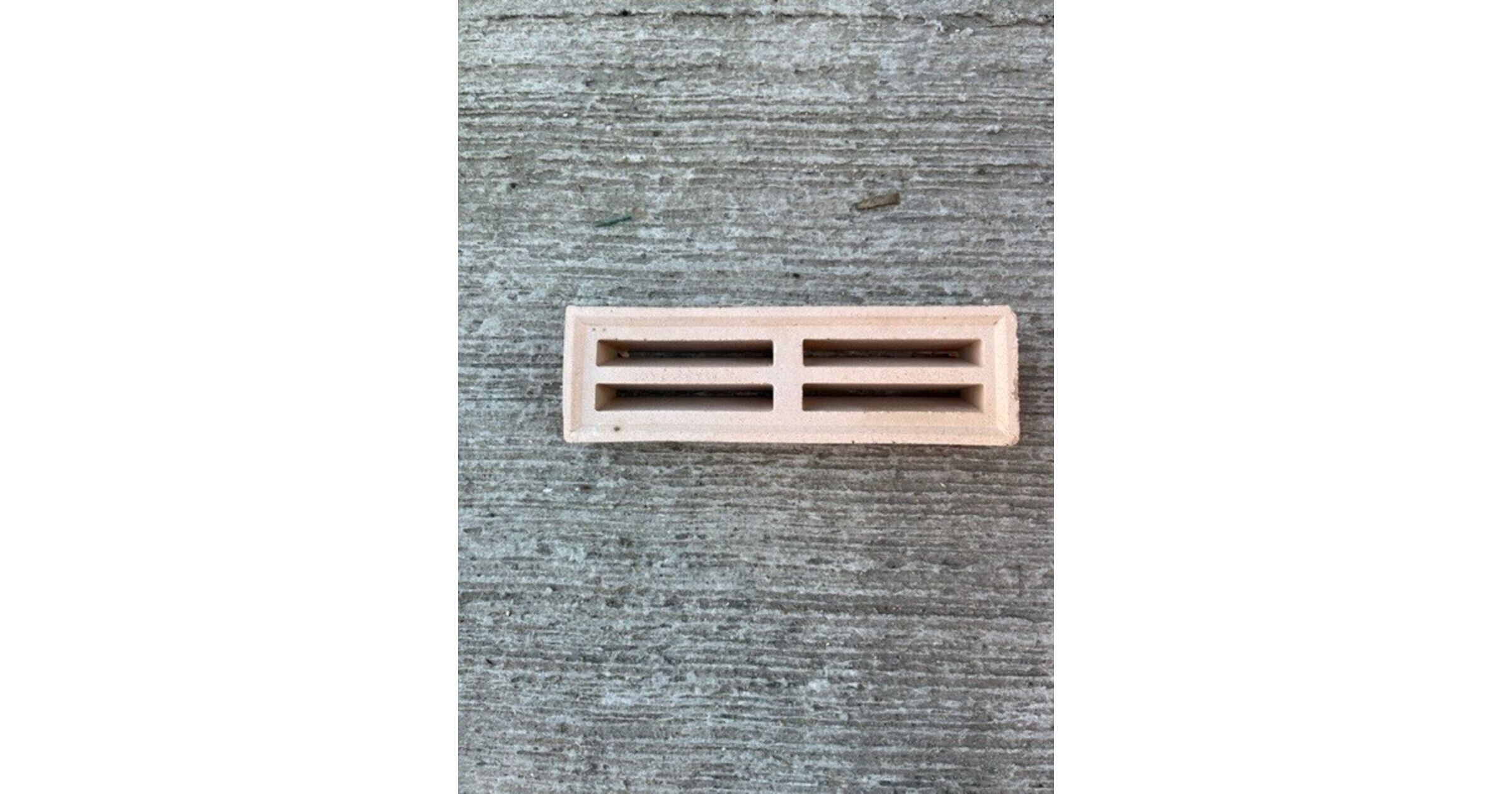 215 X 65MM (9" X 3") BUFF LOUVRED AIRBRICK