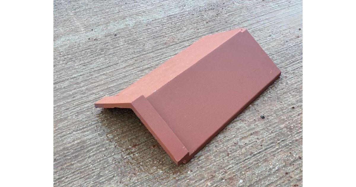 115 DEG RED COMPOSITE ANGLE CAPPED RIDGE 450MM LONG